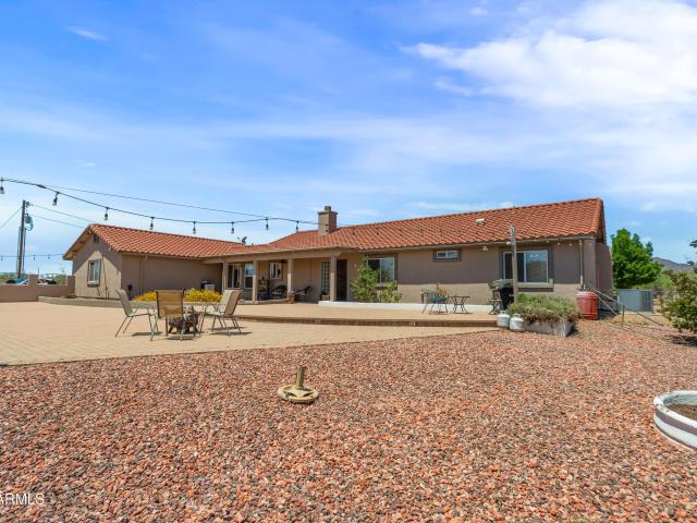 2282 n sands ranch road