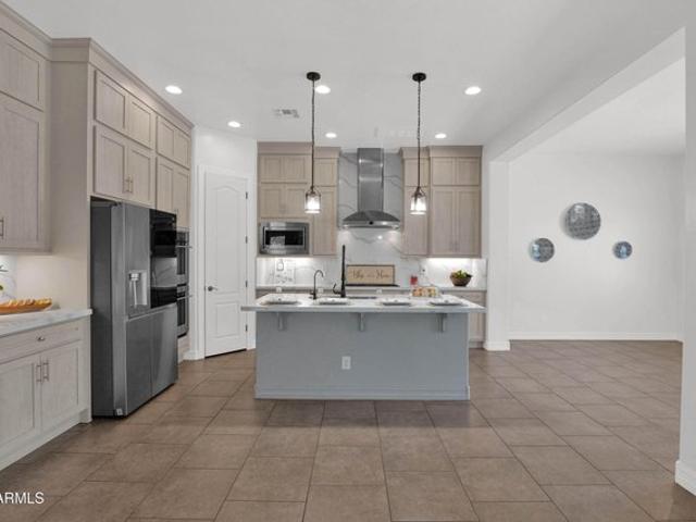 2282 E Tomahawk Dr, Gilbert, AZ 85298