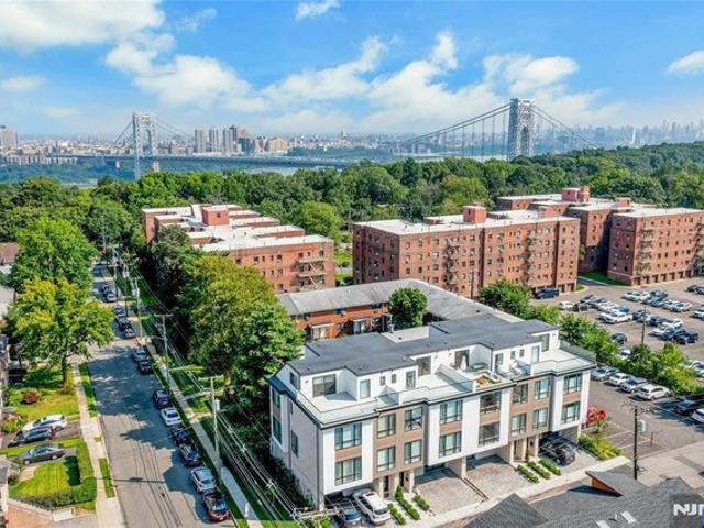2282 7th St, Fort Lee, NJ 07024
