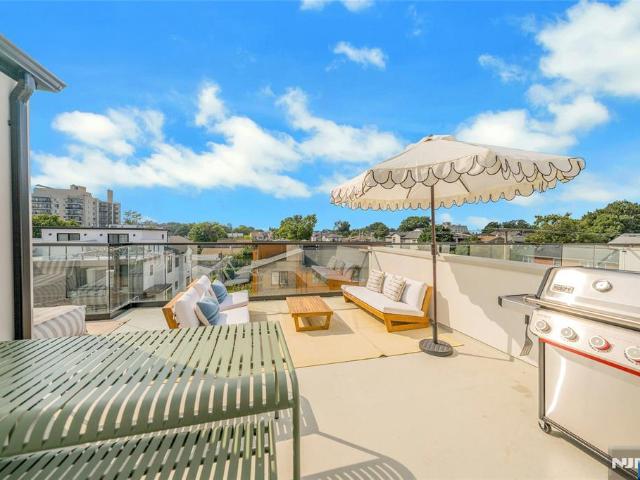2282 7th Street