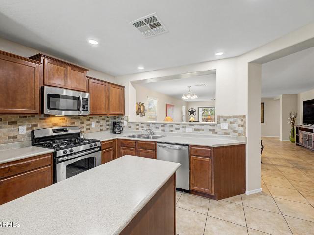 2283 N DAISY Drive