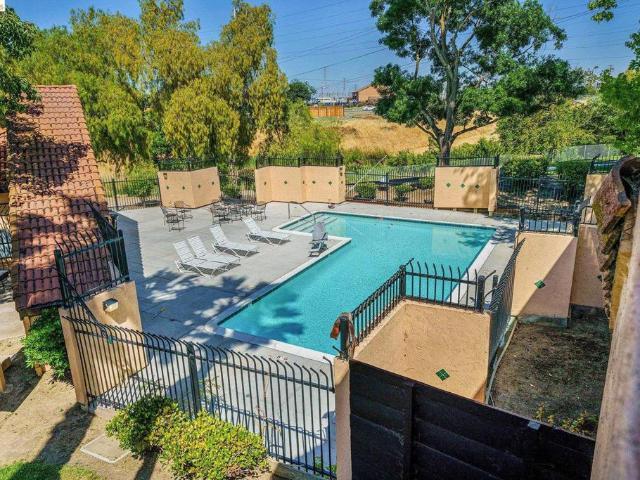 2283 Renwick Ln
