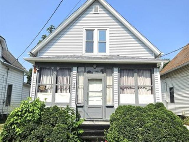 228 Cottage Ave, Galesburg, IL 61401