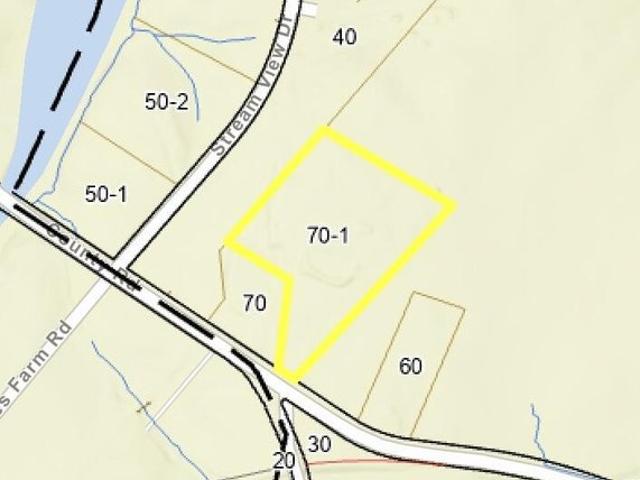 228 County Rd, Waterville, ME 04901