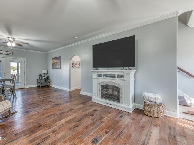 228 Country Meadows Circle