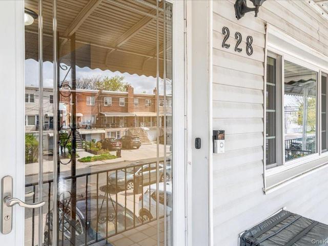 228 Calhoun Avenue