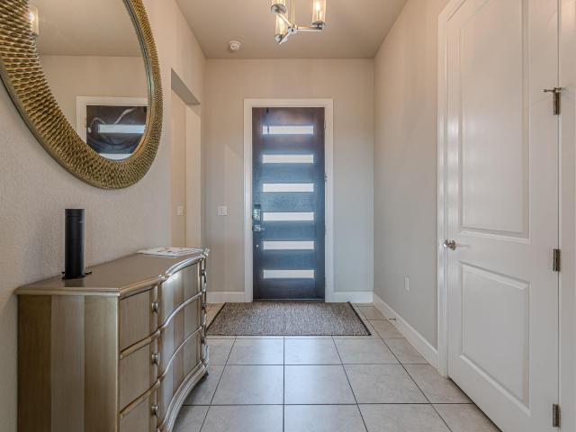228 Cruising Oak St