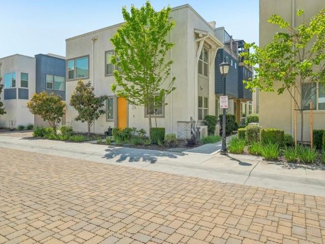 228 Box Ln, Sacramento, CA 95818