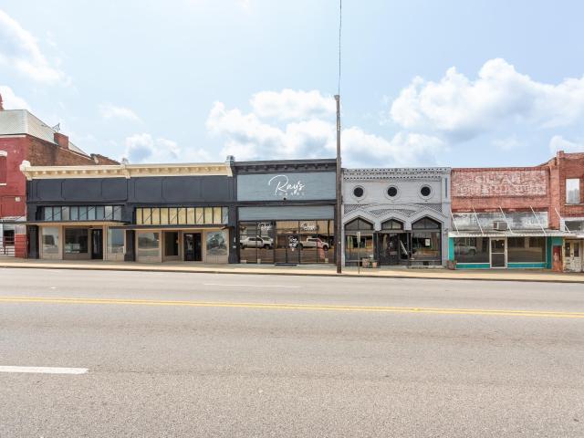 228 Battle Street W