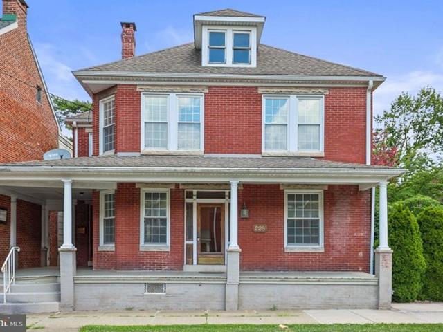 228 Baltimore St, Hanover, PA 17331