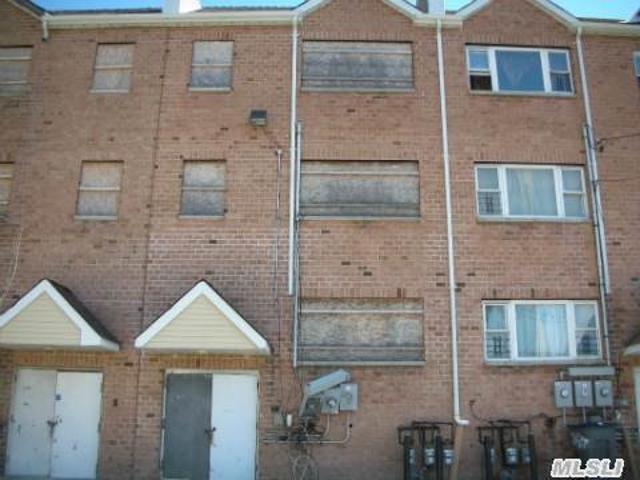 228 Beach 32nd St, Far Rockaway, NY 11691