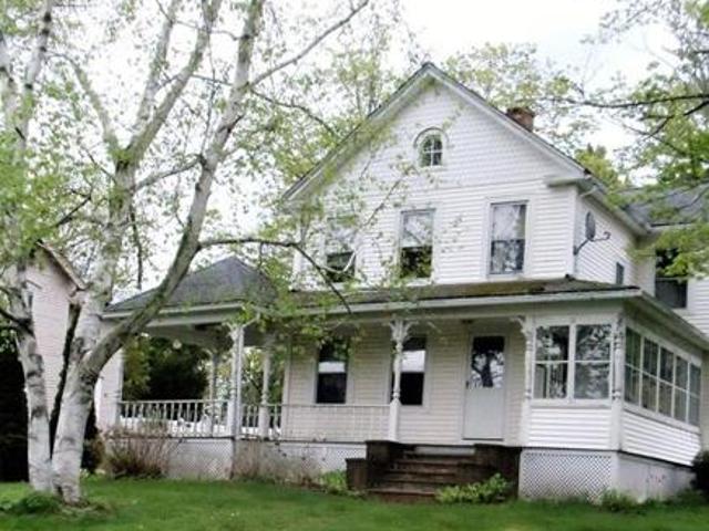 228 Grove St, Berlin, CT 06023