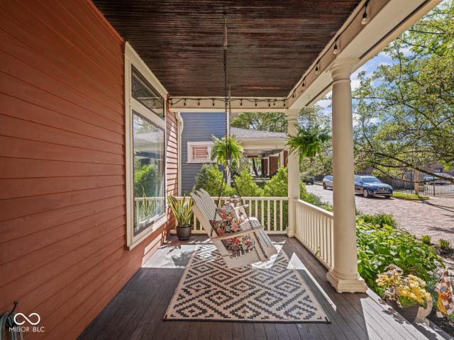 228 E 10th Street