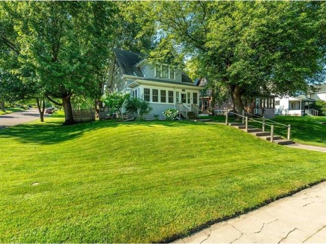 228 E Vernon Ave, Fergus Falls, MN 56537