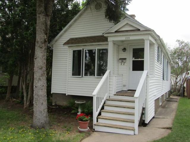 228 E White St, Ely, MN 55731