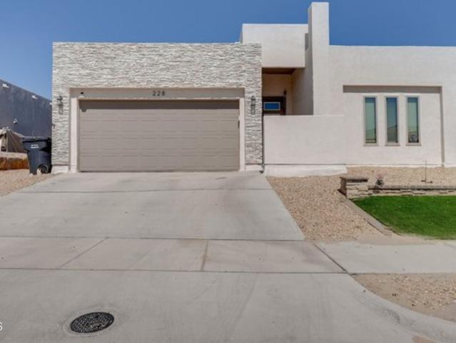228 Emerald Stone Ln, Horizon City, TX 79928