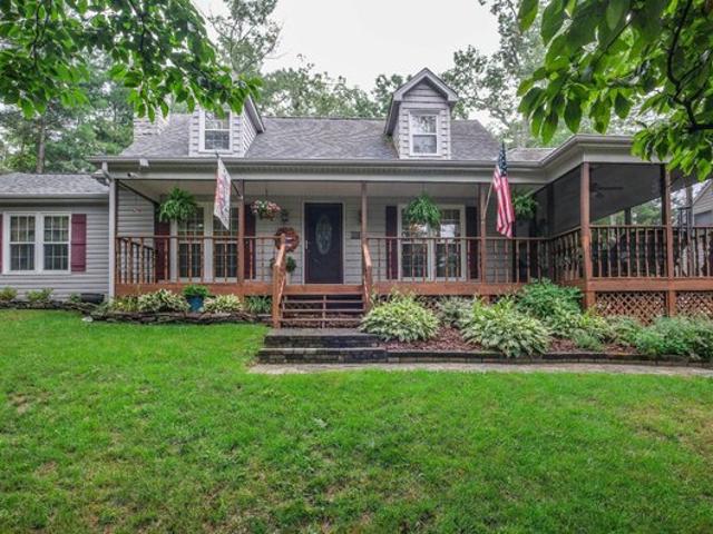 228 Fairway Cir, Cross Junction, VA 22625