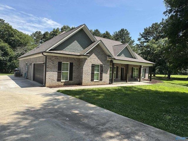 228 Kathy Lynn Ln, Hollywood, AL 35752