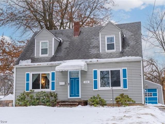 228 Hawk Ave, Akron, OH 44312