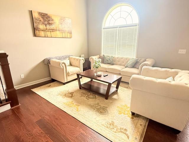 228 Heatherwood Dr
