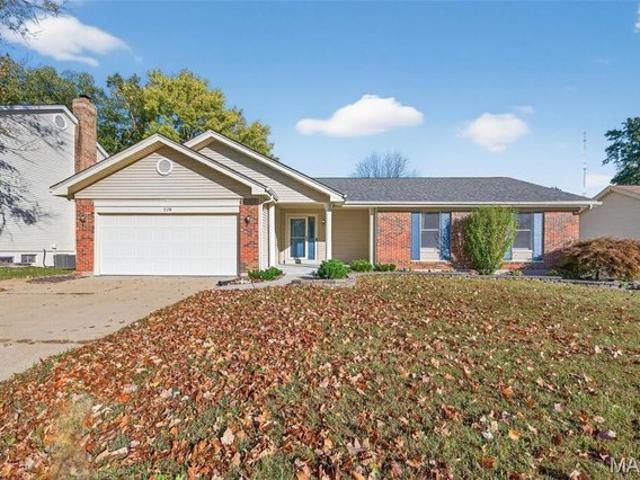 228 Hunters Pointe Dr, Saint Charles, MO 63304