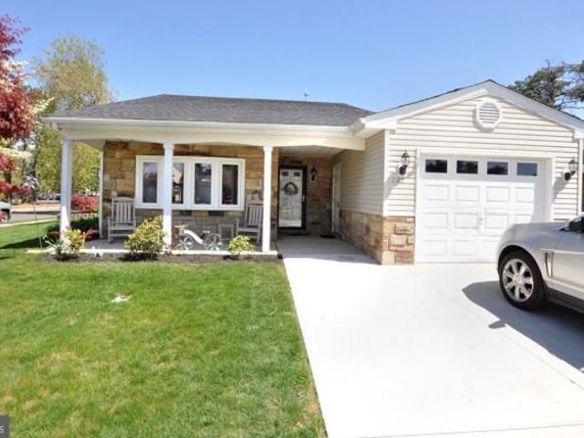 228 Huntington Dr, Southampton, NJ 08088