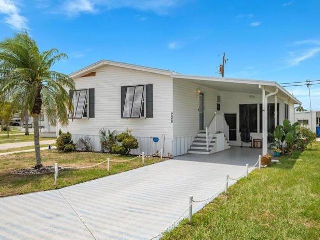 228 Inner Dr W, Venice, FL 34285