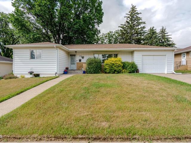 228 Owens Ave, Bismarck, ND 58501