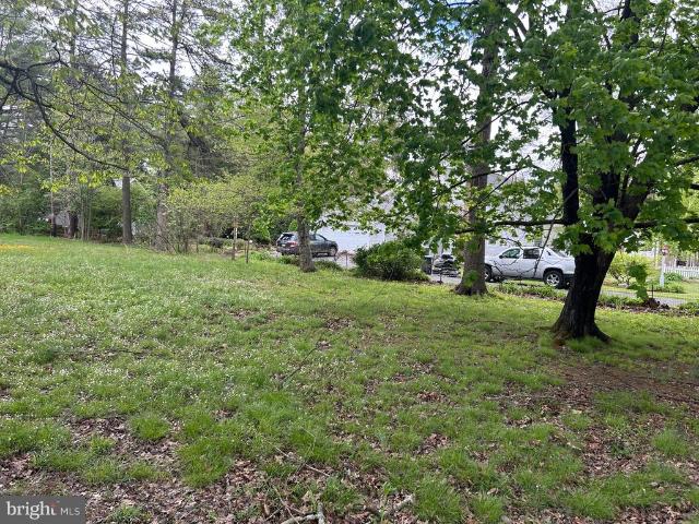 228 Laurel Rd