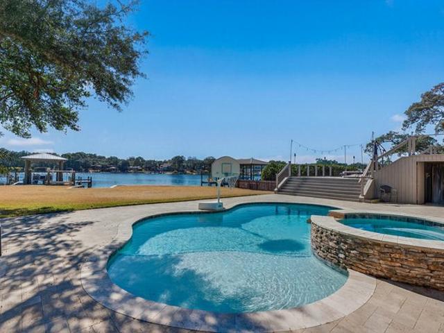 228 Lafitte Cres, Fort Walton Beach, FL 32547