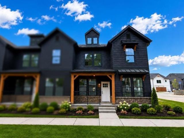 228 Lantana Dr, Brighton, MI 48116