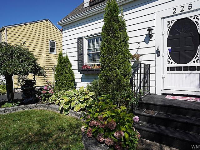 228 Lindsay Place