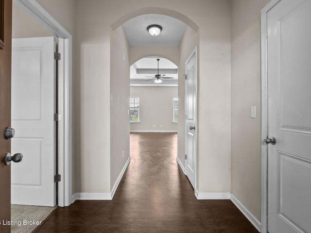 228 Mandarin Ct