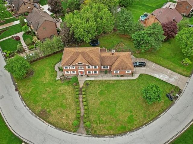 228 Meadowfield Ln, Clairton, PA 15025