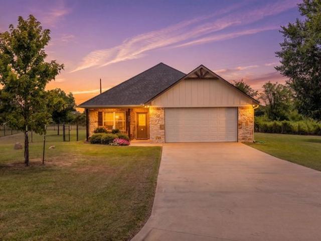 228 Mill St, Emory, TX 75440