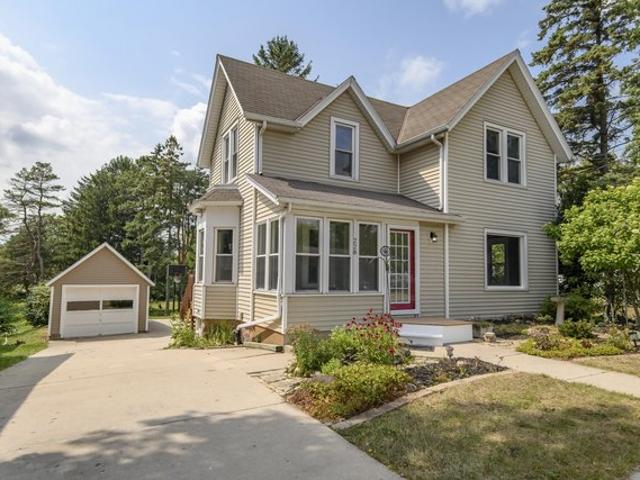 228 N Watertown St, Johnson Creek, WI 53038