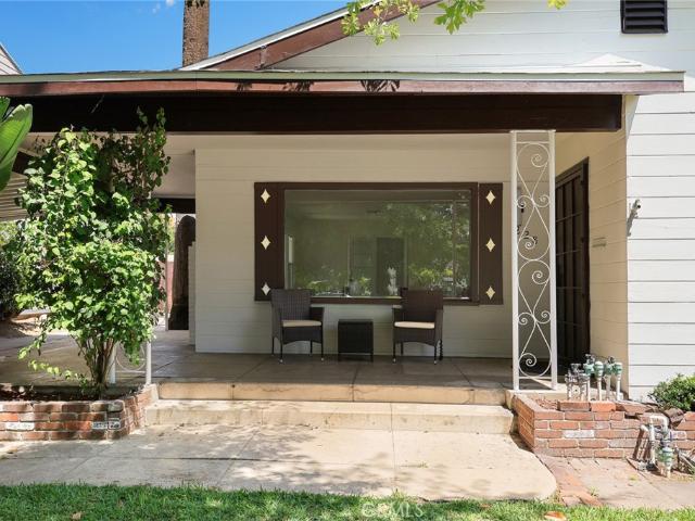 228 N Almansor