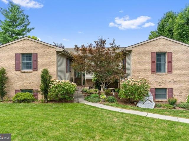 228 N Duke St, Hummelstown, PA 17036