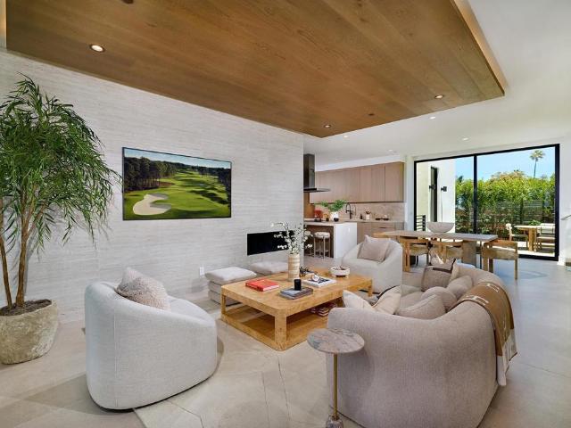 228 N Helix