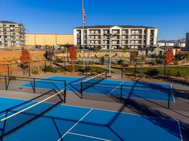 228 N Lone Rock Dr Unit 302, Hurricane, UT 84737