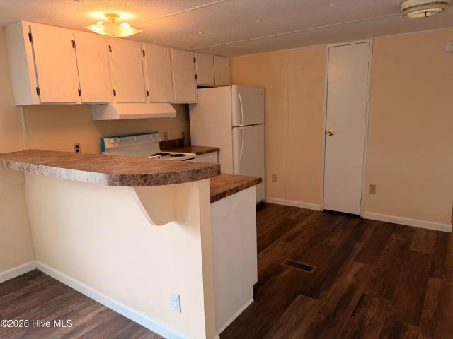 228 North River Road