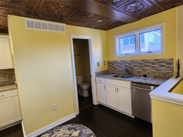 228 S Main St