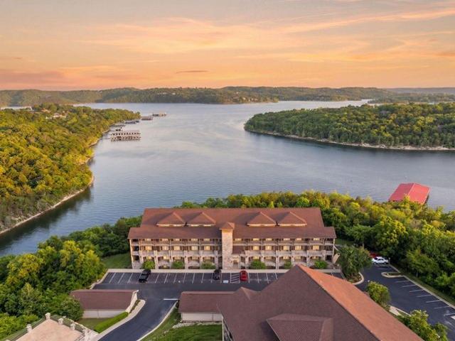 228 Seven Cove Ln Unit 101, Kimberling City, MO 65686