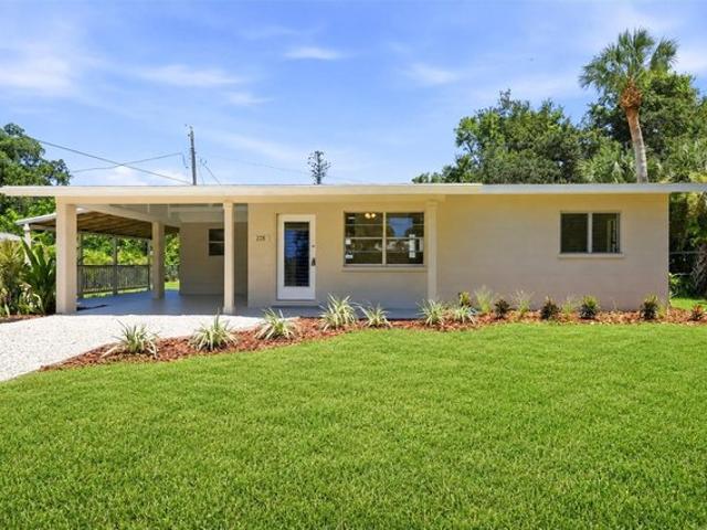 228 Stanford Rd, Venice, FL 34293