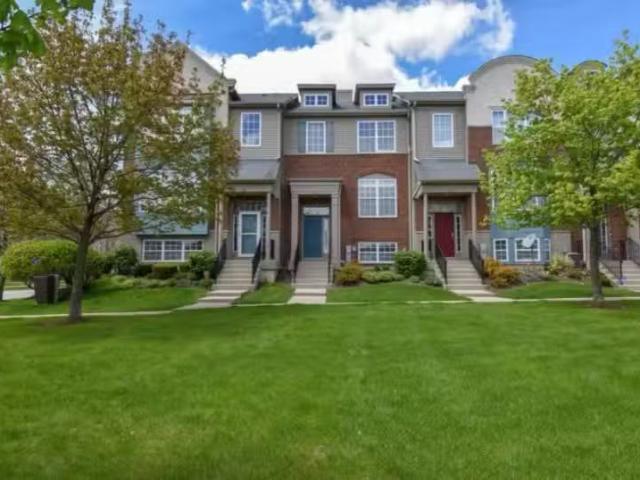 228 STATION PARK Circle, Grayslake, IL 60030