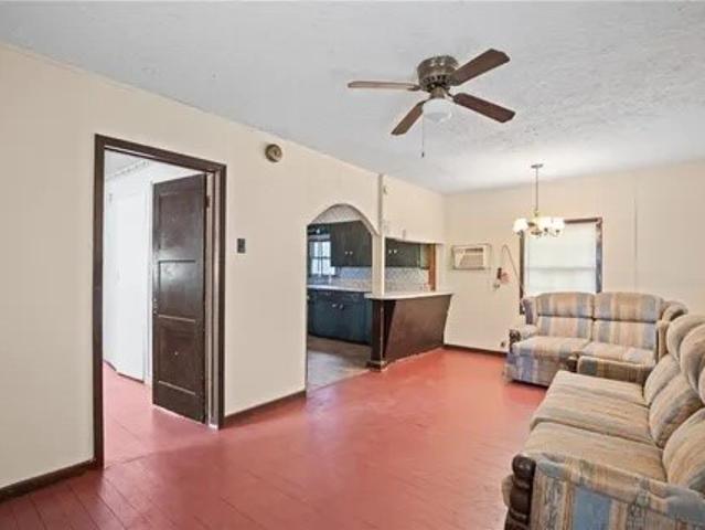 228 SW 8th Street