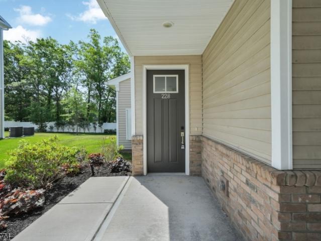 228 Park Ln