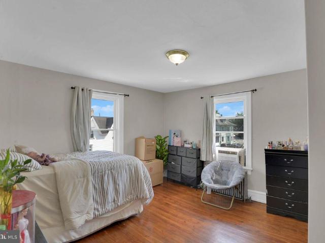 228 Pleasant St E
