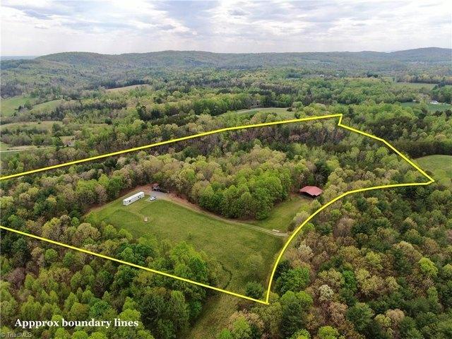 228 Red Maple Ln, Claudville, VA 24076