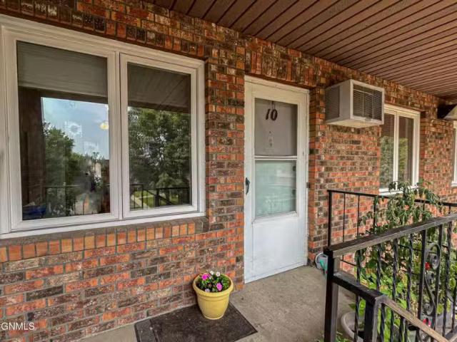 228 W TURNPIKE AVE APT 10, BISMARCK, ND 58501 Condo/Townhome F.